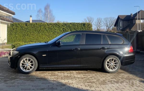 BMW 318 2010 Jelgava vietnē Melns BMW 318 2010 Jelgava, ar dzinēja tilpumu 2.00 L un nobraukumu 295 tūkst. km par 4800 €, foto 8 vietnē AUTOMOTO.COM.LV