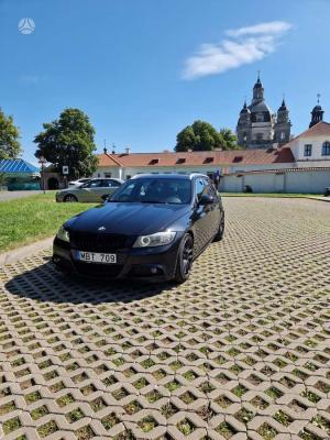 Black BMW 318 2010 in Kaunas, with an engine capacity of 2.00 L and mileage of 281 thousand km for 7500 €, photo 4 on AUTOMOTO.COM.LV