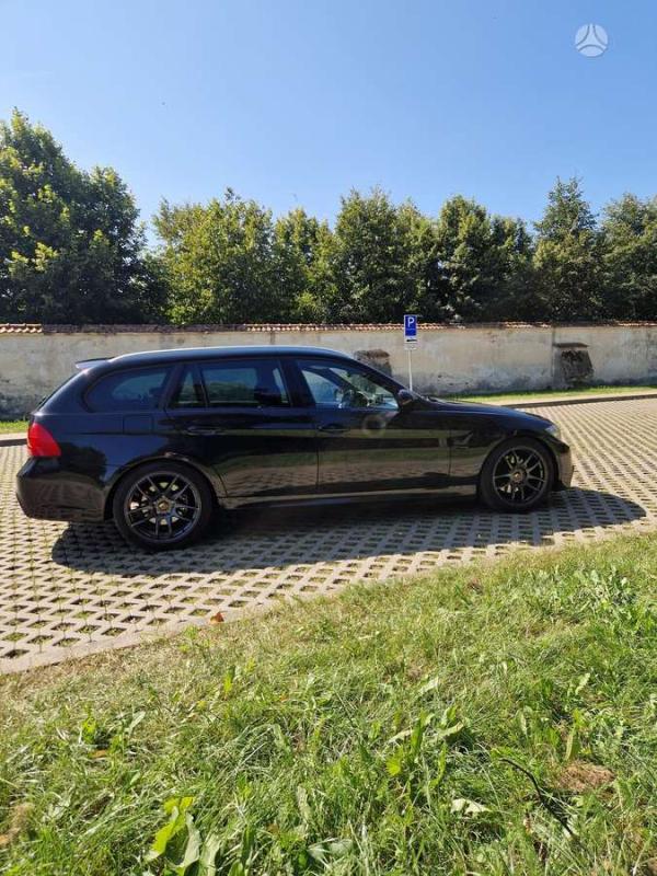 Melns BMW 318 2010 Kauņa, ar dzinēja tilpumu 2.00 L un nobraukumu 281 tūkst. km par 7500 €, foto 6 vietnē AUTOMOTO.COM.LV