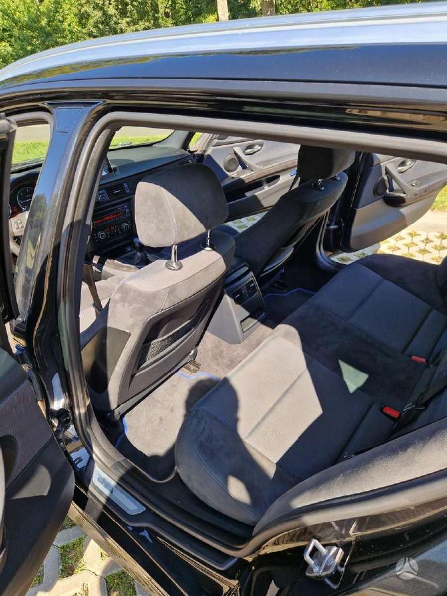 Black BMW 318 2010 in Kaunas, with an engine capacity of 2.00 L and mileage of 281 thousand km for 7500 €, photo 9 on AUTOMOTO.COM.LV