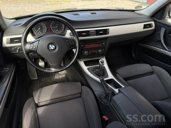 Melns BMW 318 2010 Rīga, ar dzinēja tilpumu 2.00 L un nobraukumu 347 tūkst. km par 3890 €, foto 9 vietnē AUTOMOTO.COM.LV