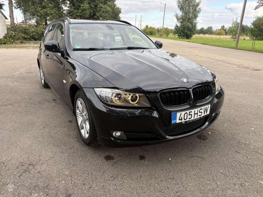 Black BMW 318 2010 in Kaunas, with an engine capacity of 2.00 L and mileage of 219 thousand km for 3600 €, photo 1 on AUTOMOTO.COM.LV
