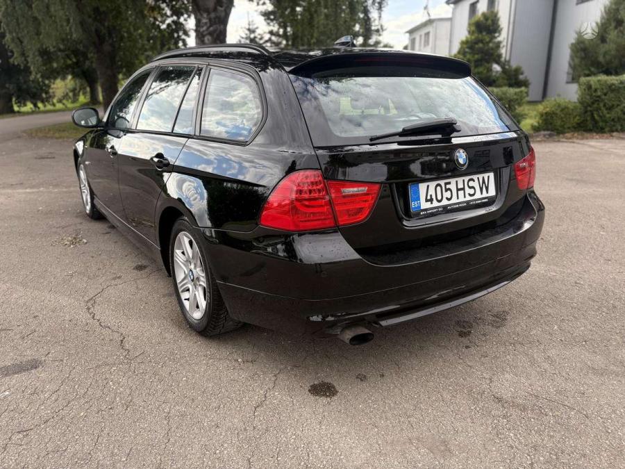 Black BMW 318 2010 in Kaunas, with an engine capacity of 2.00 L and mileage of 219 thousand km for 3600 €, photo 10 on AUTOMOTO.COM.LV
