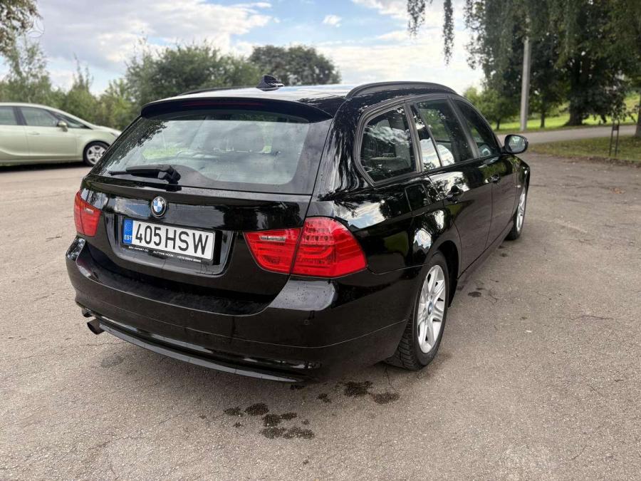 Black BMW 318 2010 in Kaunas, with an engine capacity of 2.00 L and mileage of 219 thousand km for 3600 €, photo 13 on AUTOMOTO.COM.LV