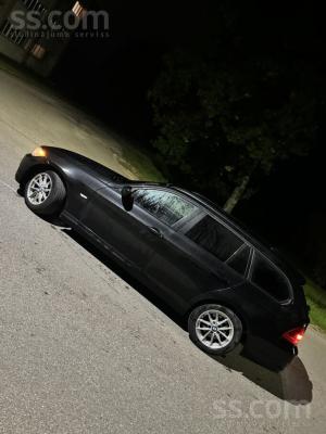 Black BMW 318 2010 in Valmiera, with an engine capacity of 2.00 L and mileage of 298 thousand km for 5000 €, photo 5 on AUTOMOTO.COM.LV