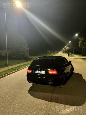 Black BMW 318 2010 in Valmiera, with an engine capacity of 2.00 L and mileage of 298 thousand km for 5000 €, photo 7 on AUTOMOTO.COM.LV