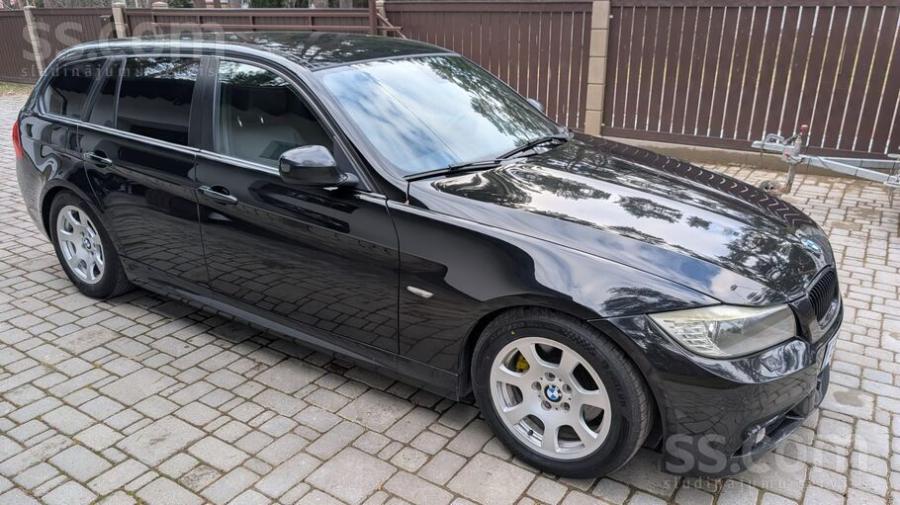 Black BMW 318 2010 in Riga, with an engine capacity of 2.00 L and mileage of 335 thousand km for 5550 €, photo 5 on AUTOMOTO.COM.LV