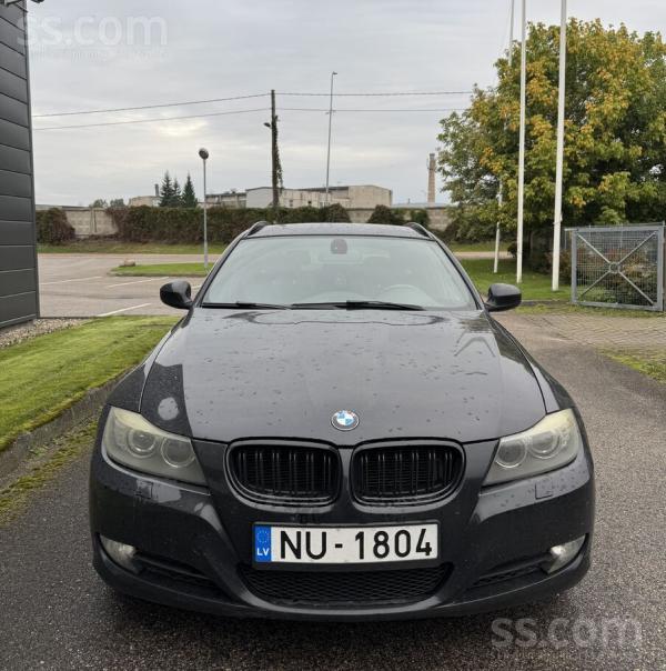 Melns BMW 318 2010 Rīga, ar dzinēja tilpumu 2.00 L un nobraukumu 358 tūkst. km par 4400 €, foto 3 vietnē AUTOMOTO.COM.LV