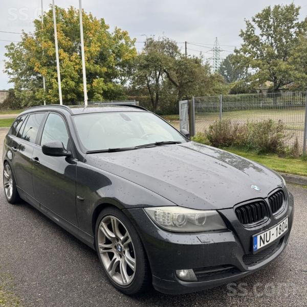 Melns BMW 318 2010 Rīga, ar dzinēja tilpumu 2.00 L un nobraukumu 358 tūkst. km par 4400 €, foto 4 vietnē AUTOMOTO.COM.LV