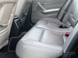 Melns BMW 318 2010 Rīga, ar dzinēja tilpumu 2.00 L un nobraukumu 368 tūkst. km par 4890 €, foto 26 vietnē AUTOMOTO.COM.LV