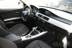 Black BMW 318 2010 in Tukums, with an engine capacity of 2.00 L and mileage of 278 thousand km for 3900 €, photo 8 on AUTOMOTO.COM.LV