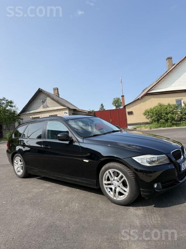 Melns BMW 318 2011 Daugavpils, ar dzinēja tilpumu 2.00 L un nobraukumu 246 tūkst. km par 5750 €, foto 2 vietnē AUTOMOTO.COM.LV