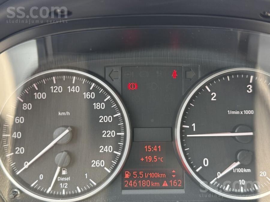 Melns BMW 318 2011 Daugavpils, ar dzinēja tilpumu 2.00 L un nobraukumu 246 tūkst. km par 5750 €, foto 16 vietnē AUTOMOTO.COM.LV