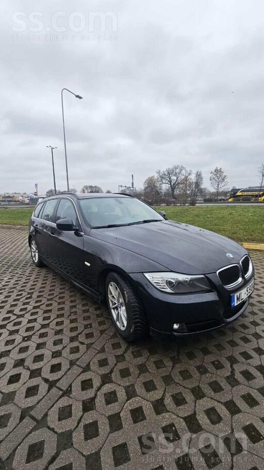 Black BMW 318 2011 in Jurmala, with an engine capacity of 2.00 L and mileage of 251 thousand km for 3950 €, photo 2 on AUTOMOTO.COM.LV