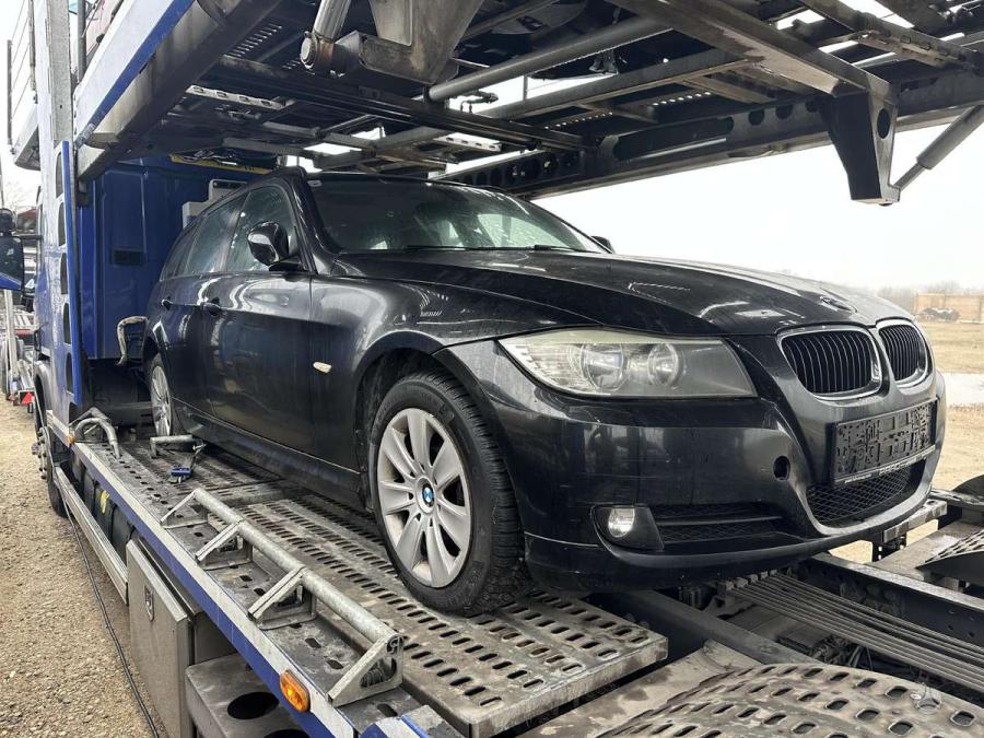 Black BMW 318 2011 in Kaunas, with an engine capacity of 2.00 L and mileage of 230 thousand km for 2550 €, photo 3 on AUTOMOTO.COM.LV