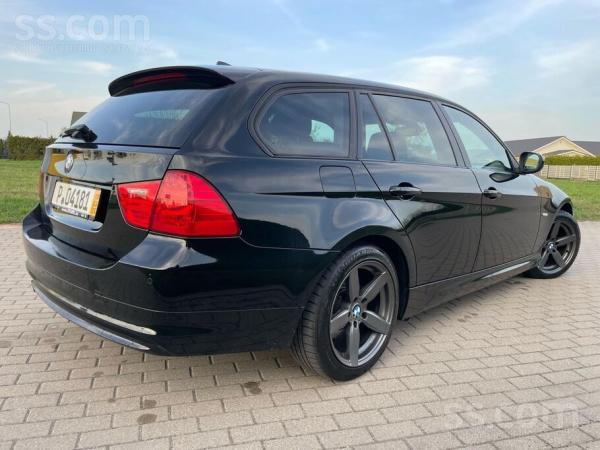 Black BMW 318 2011 in Riga, with an engine capacity of 2.00 L and mileage of 265 thousand km for 5000 €, photo 3 on AUTOMOTO.COM.LV
