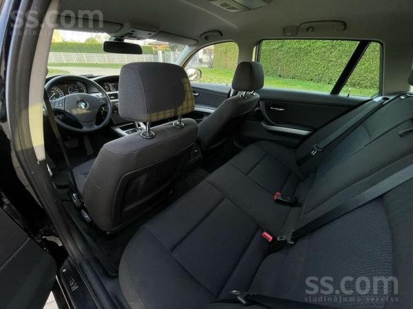 Black BMW 318 2011 in Riga, with an engine capacity of 2.00 L and mileage of 265 thousand km for 5000 €, photo 6 on AUTOMOTO.COM.LV