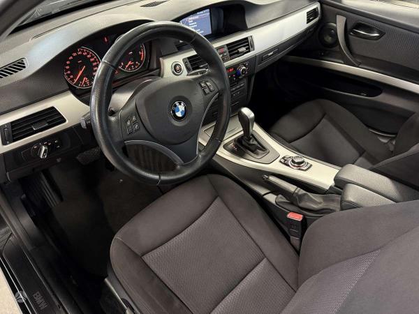 Black BMW 318 2011 in Marijampole, with an engine capacity of 2.00 L and mileage of 236 thousand km for 5999 €, photo 2 on AUTOMOTO.COM.LV