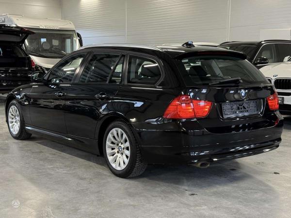 Black BMW 318 2011 in Marijampole, with an engine capacity of 2.00 L and mileage of 236 thousand km for 5999 €, photo 6 on AUTOMOTO.COM.LV