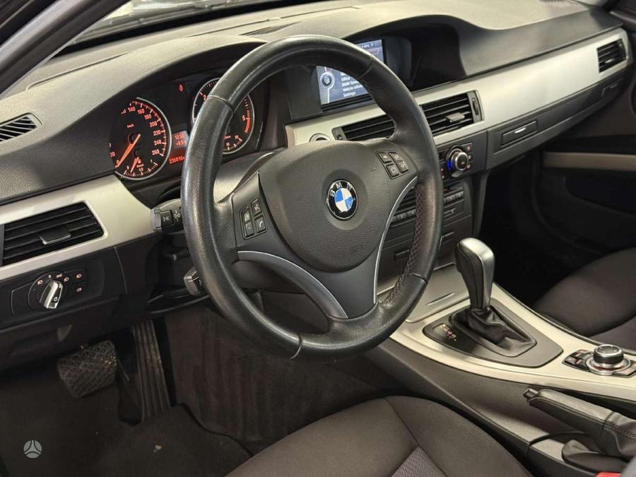 Melns BMW 318 2011 Marijampole, ar dzinēja tilpumu 2.00 L un nobraukumu 236 tūkst. km par 5999 €, foto 23 vietnē AUTOMOTO.COM.LV