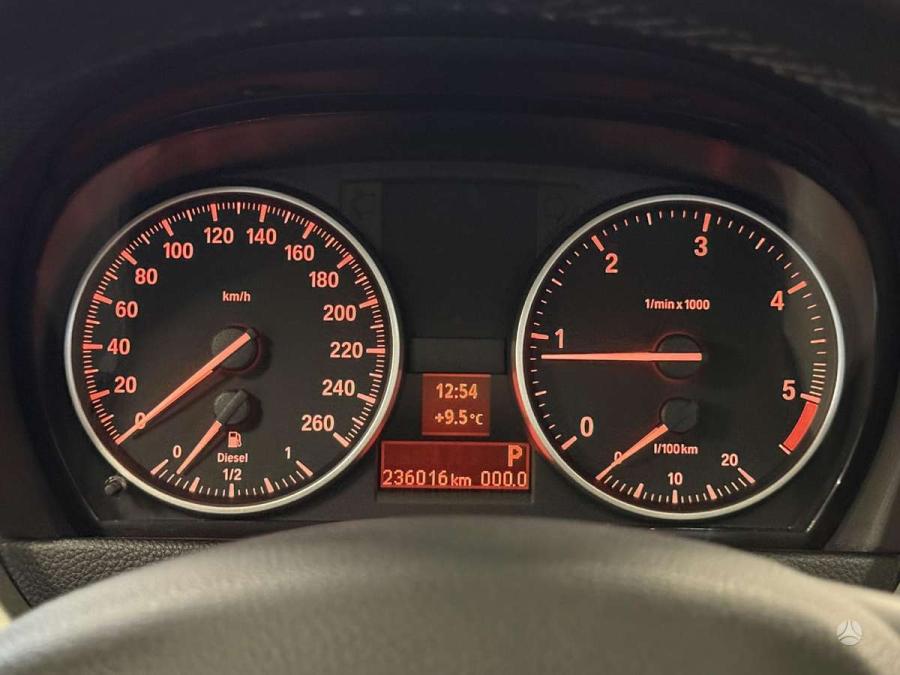 Melns BMW 318 2011 Marijampole, ar dzinēja tilpumu 2.00 L un nobraukumu 236 tūkst. km par 5999 €, foto 26 vietnē AUTOMOTO.COM.LV