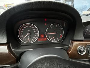 Melns BMW 318 2011 Kauņa, ar dzinēja tilpumu 2.00 L un nobraukumu 347 tūkst. km par 4700 €, foto 15 vietnē AUTOMOTO.COM.LV