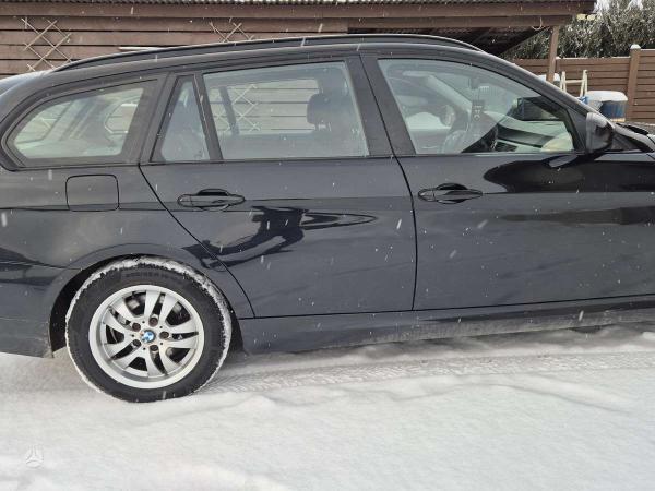 Melns BMW 318 2011 Šauļi, ar dzinēja tilpumu 2.00 L un nobraukumu 270 tūkst. km par 4650 €, foto 2 vietnē AUTOMOTO.COM.LV