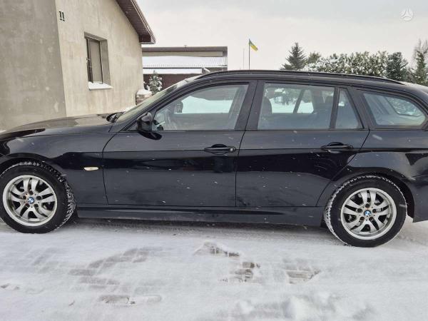Melns BMW 318 2011 Šauļi, ar dzinēja tilpumu 2.00 L un nobraukumu 270 tūkst. km par 4650 €, foto 3 vietnē AUTOMOTO.COM.LV