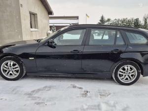 Black BMW 318 2011 in Siauliai, with an engine capacity of 2.00 L and mileage of 270 thousand km for 4650 €, photo 3 on AUTOMOTO.COM.LV