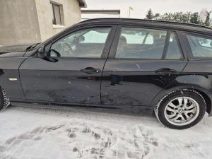 Black BMW 318 2011 in Siauliai, with an engine capacity of 2.00 L and mileage of 270 thousand km for 4650 €, photo 27 on AUTOMOTO.COM.LV