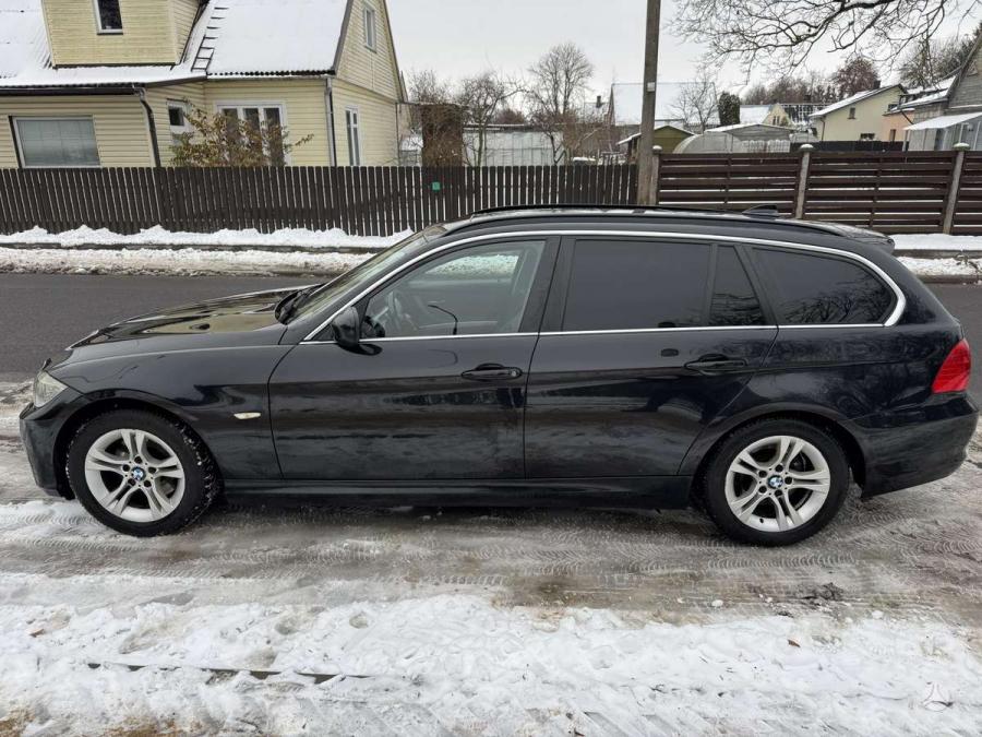 Black BMW 318 2011 in Panevezys, with an engine capacity of 2.00 L and mileage of 274 thousand km for 5100 €, photo 3 on AUTOMOTO.COM.LV