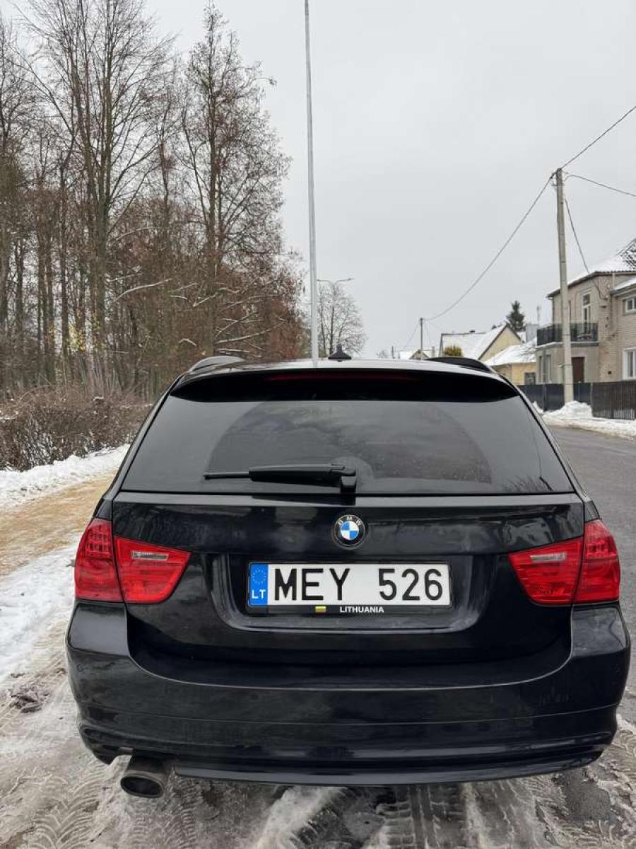 Black BMW 318 2011 in Panevezys, with an engine capacity of 2.00 L and mileage of 274 thousand km for 5100 €, photo 6 on AUTOMOTO.COM.LV