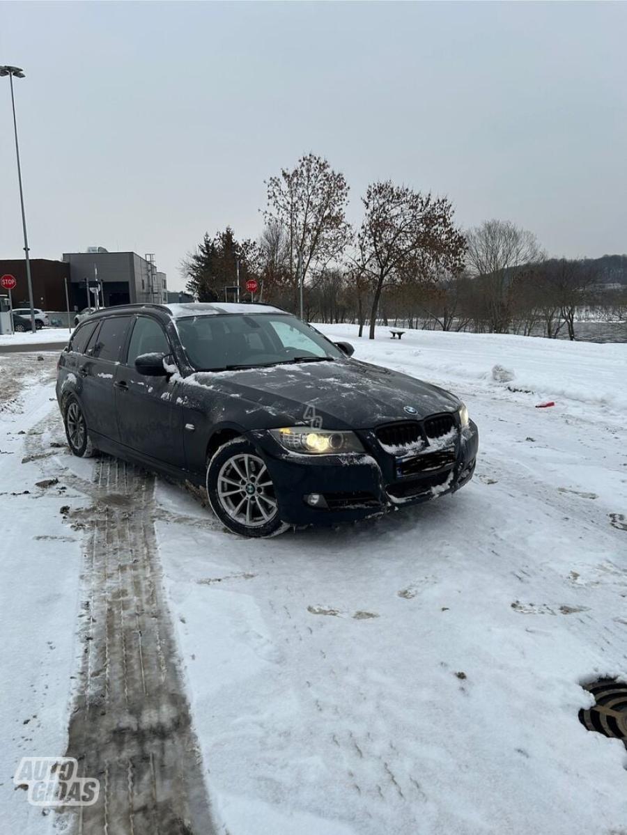 Melns BMW 318 2011 Kauņa, ar dzinēja tilpumu 2.00 L un nobraukumu 290 tūkst. km par 2800 €, foto 1 vietnē AUTOMOTO.COM.LV