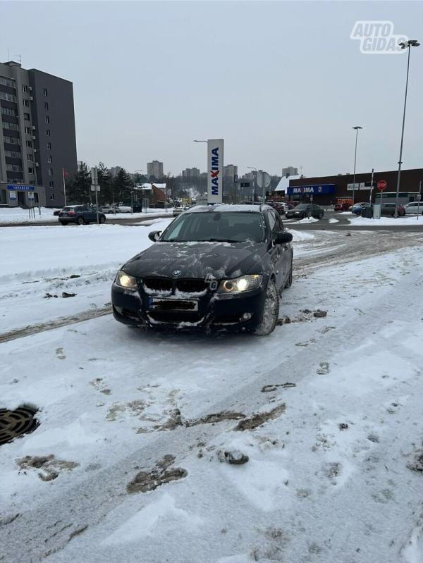 Black BMW 318 2011 in Kaunas, with an engine capacity of 2.00 L and mileage of 290 thousand km for 2800 €, photo 2 on AUTOMOTO.COM.LV