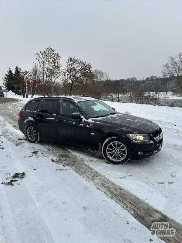Black BMW 318 2011 in Kaunas, with an engine capacity of 2.00 L and mileage of 290 thousand km for 2800 €, photo 7 on AUTOMOTO.COM.LV