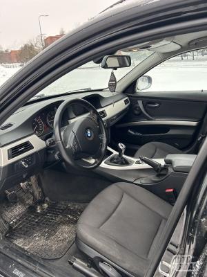 Melns BMW 318 2011 Kauņa, ar dzinēja tilpumu 2.00 L un nobraukumu 290 tūkst. km par 2800 €, foto 13 vietnē AUTOMOTO.COM.LV