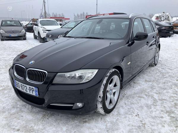 Black BMW 318 2011 in Taurage, with an engine capacity of 2.00 L and mileage of 279 thousand km for 4900 €, photo 1 on AUTOMOTO.COM.LV