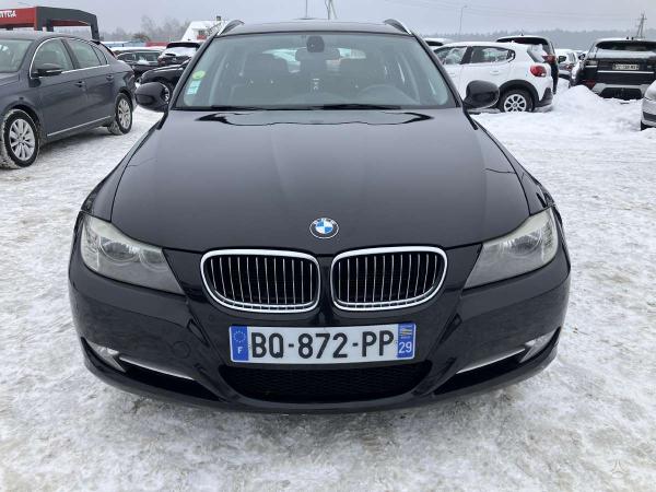 Black BMW 318 2011 in Taurage, with an engine capacity of 2.00 L and mileage of 279 thousand km for 4900 €, photo 2 on AUTOMOTO.COM.LV