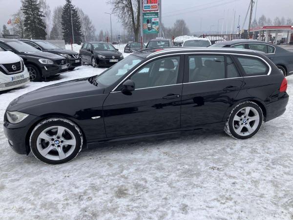 Black BMW 318 2011 in Taurage, with an engine capacity of 2.00 L and mileage of 279 thousand km for 4900 €, photo 3 on AUTOMOTO.COM.LV