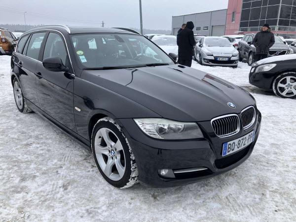 Black BMW 318 2011 in Taurage, with an engine capacity of 2.00 L and mileage of 279 thousand km for 4900 €, photo 8 on AUTOMOTO.COM.LV