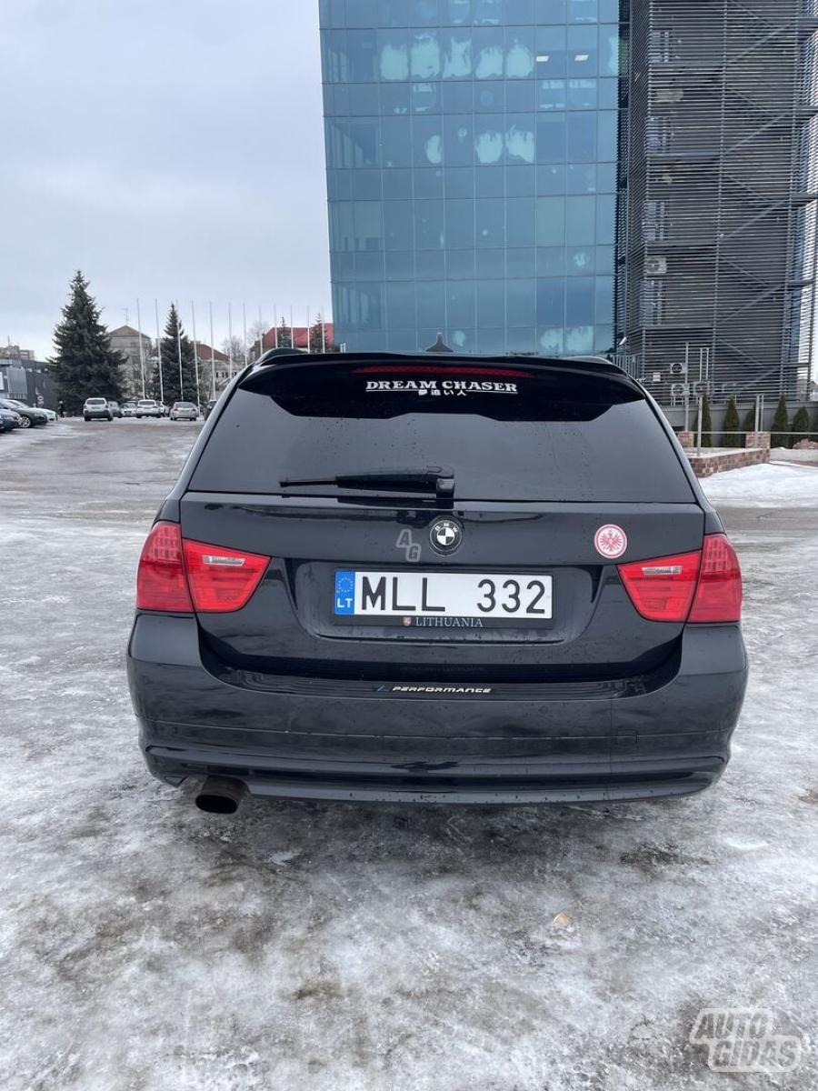 Melns BMW 318 2011 Alīta, ar dzinēja tilpumu 1.80 L un nobraukumu 320 tūkst. km par 4400 €, foto 4 vietnē AUTOMOTO.COM.LV