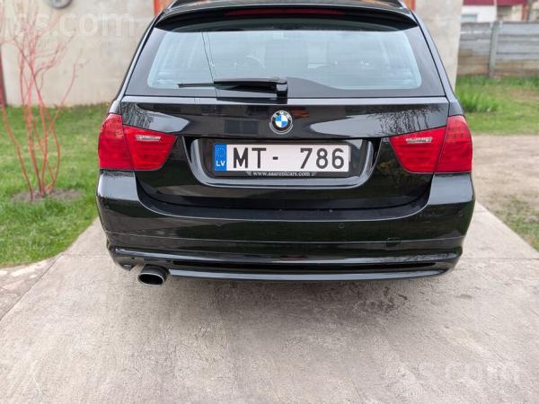Melns BMW 318 2011 Aizkraukle, ar dzinēja tilpumu 2.00 L un nobraukumu 271 tūkst. km par 3500 €, foto 3 vietnē AUTOMOTO.COM.LV