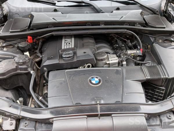 Melns BMW 318 2011 Aizkraukle, ar dzinēja tilpumu 2.00 L un nobraukumu 271 tūkst. km par 3500 €, foto 4 vietnē AUTOMOTO.COM.LV