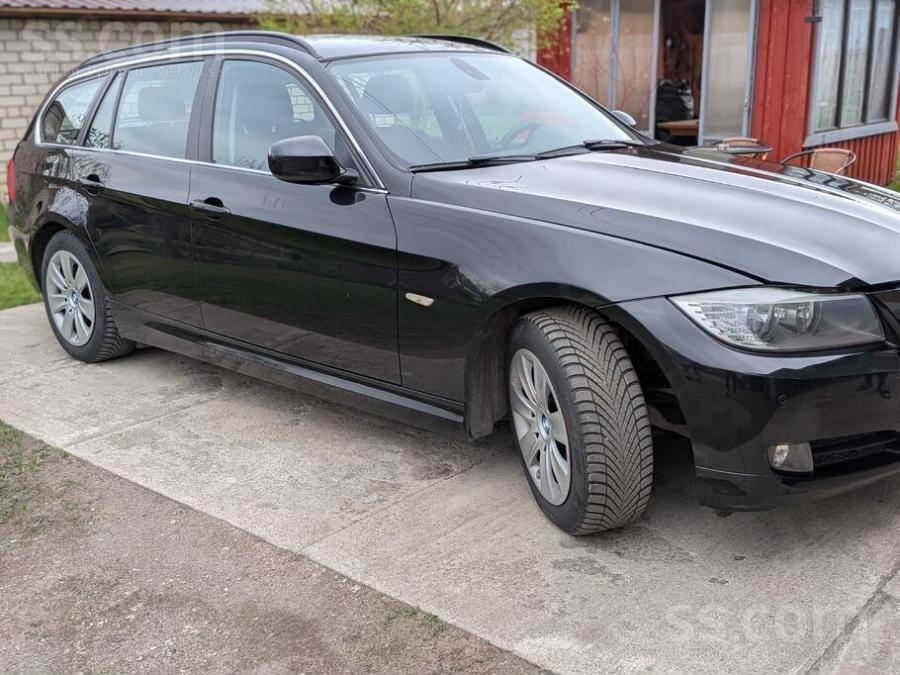 Black BMW 318 2011 in Aizkraukle, with an engine capacity of 2.00 L and mileage of 271 thousand km for 3500 €, photo 6 on AUTOMOTO.COM.LV