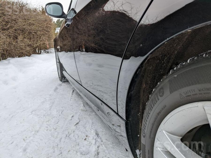 Black BMW 318 2011 in Jurmala, with an engine capacity of 2.00 L and mileage of 290 thousand km for 4250 €, photo 9 on AUTOMOTO.COM.LV