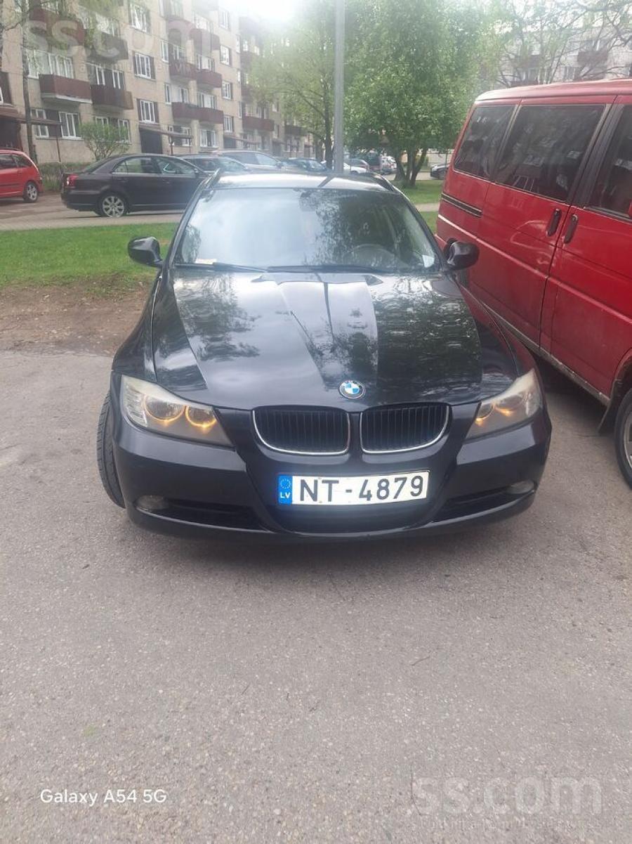 Black BMW 318 2011 in Ogre, with an engine capacity of 2.00 L and mileage of 395 thousand km for 3000 €, photo 1 on AUTOMOTO.COM.LV