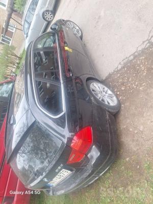Black BMW 318 2011 in Ogre, with an engine capacity of 2.00 L and mileage of 395 thousand km for 3000 €, photo 6 on AUTOMOTO.COM.LV