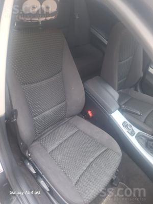 Black BMW 318 2011 in Ogre, with an engine capacity of 2.00 L and mileage of 395 thousand km for 3000 €, photo 16 on AUTOMOTO.COM.LV