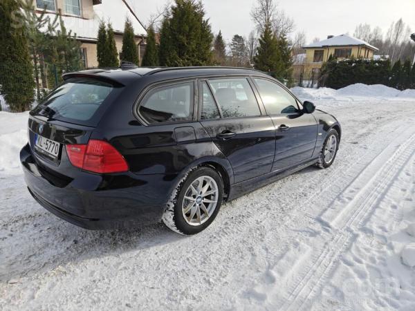 Melns BMW 318 2011 Rīga, ar dzinēja tilpumu 2.00 L un nobraukumu 331 tūkst. km par 4600 €, foto 5 vietnē AUTOMOTO.COM.LV
