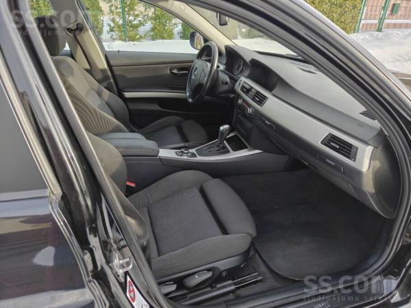Melns BMW 318 2011 Rīga, ar dzinēja tilpumu 2.00 L un nobraukumu 331 tūkst. km par 4600 €, foto 8 vietnē AUTOMOTO.COM.LV